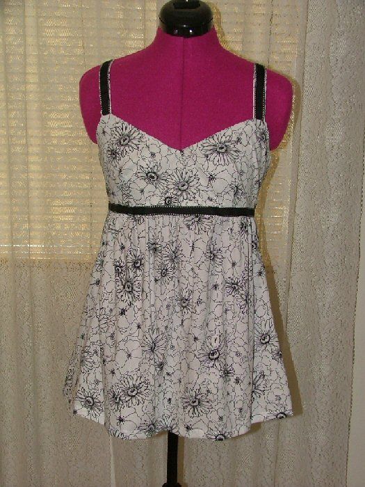 Simplicity Misses Tops 4127 pattern review by SteffieMark